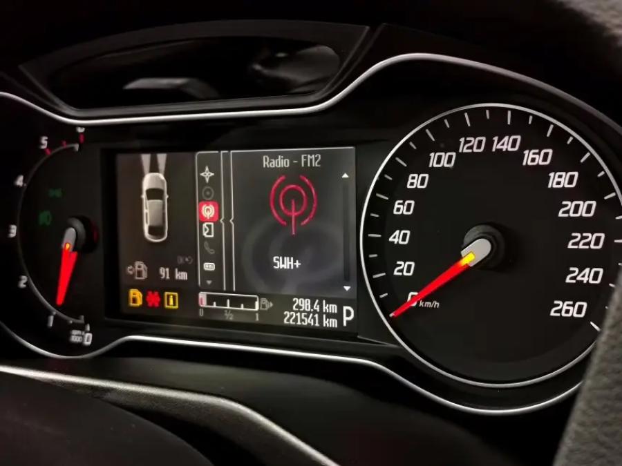 Grey Ford Mondeo 2011 in Riga, with an engine capacity of 2.00 L and mileage of 222 thousand km for 6490 €, photo 15 on AUTOMOTO.COM.LV