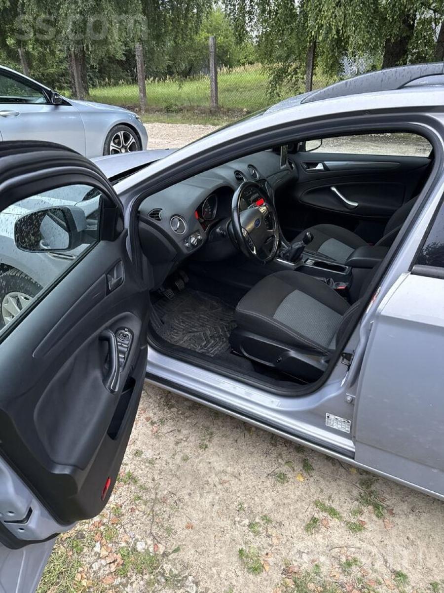 Pelēks Ford Mondeo 2011 Rīga, ar dzinēja tilpumu 1.60 L un nobraukumu 260 tūkst. km par 1400 €, foto 9 vietnē AUTOMOTO.COM.LV