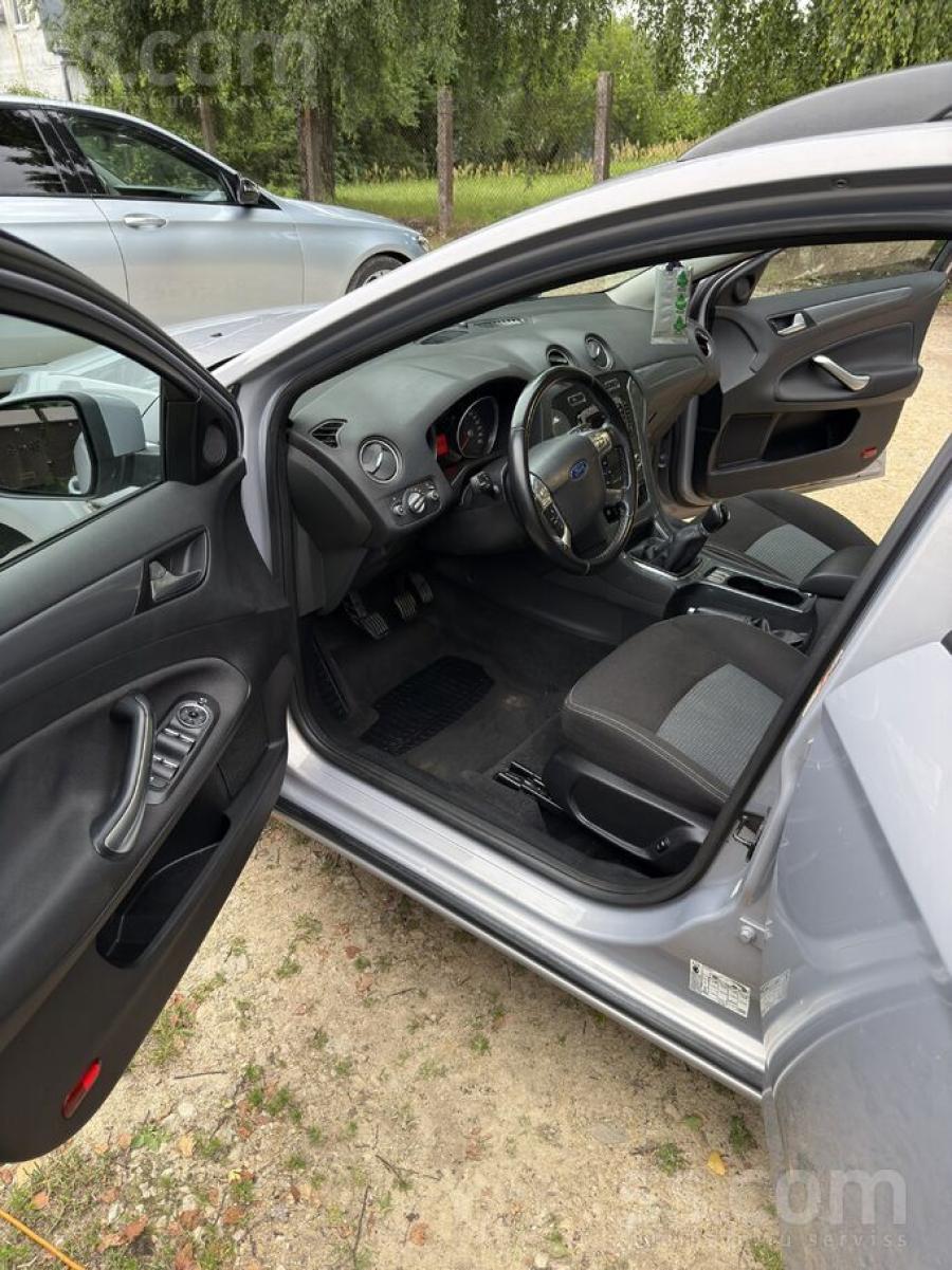 Grey Ford Mondeo 2011 in Riga, with an engine capacity of 1.60 L and mileage of 259 thousand km for 1150 €, photo 9 on AUTOMOTO.COM.LV