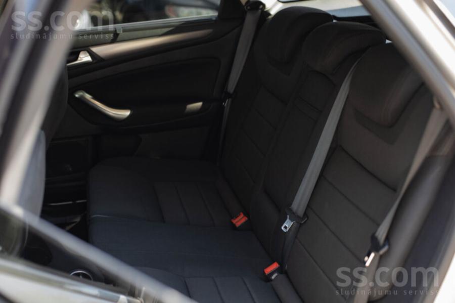 Pelēks Ford Mondeo 2011 Rīga, ar dzinēja tilpumu 2.20 L un nobraukumu 403 tūkst. km par 2990 €, foto 11 vietnē AUTOMOTO.COM.LV
