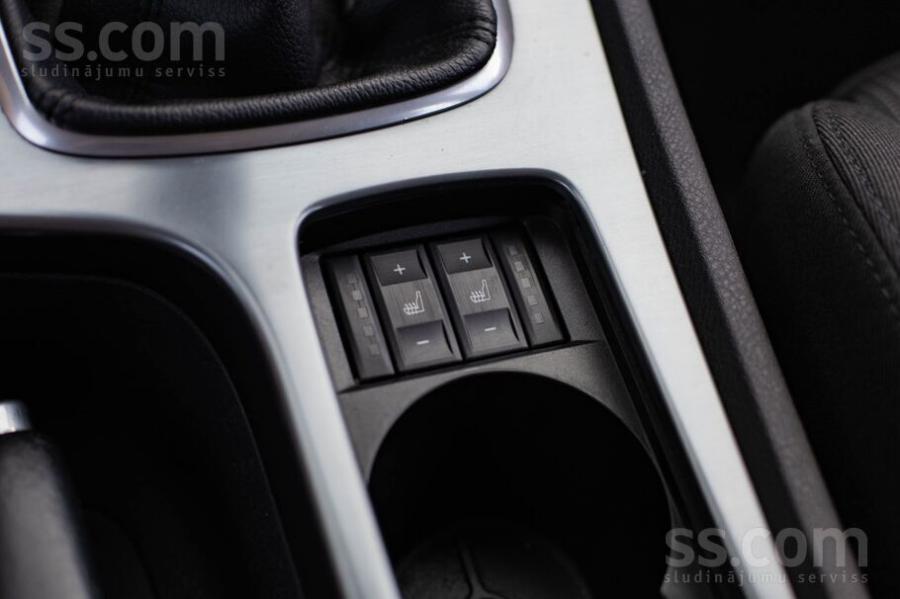 Pelēks Ford Mondeo 2011 Rīga, ar dzinēja tilpumu 2.20 L un nobraukumu 403 tūkst. km par 2990 €, foto 23 vietnē AUTOMOTO.COM.LV