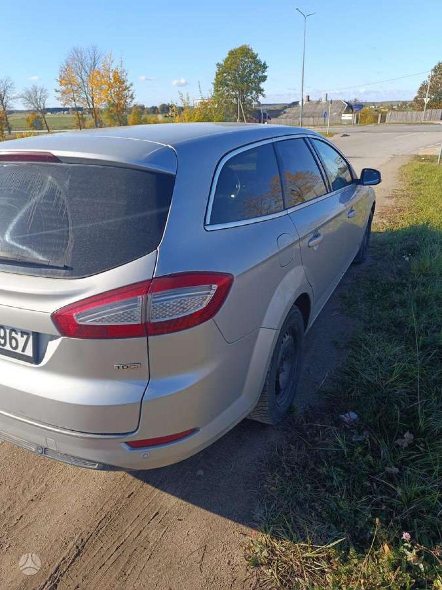 Grey Ford Mondeo 2011 in Siauliai, with an engine capacity of 2.00 L and mileage of 263 thousand km for 2850 €, photo 4 on AUTOMOTO.COM.LV