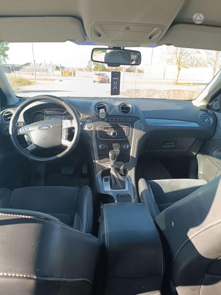 Grey Ford Mondeo 2011 in Siauliai, with an engine capacity of 2.00 L and mileage of 263 thousand km for 2850 €, photo 8 on AUTOMOTO.COM.LV