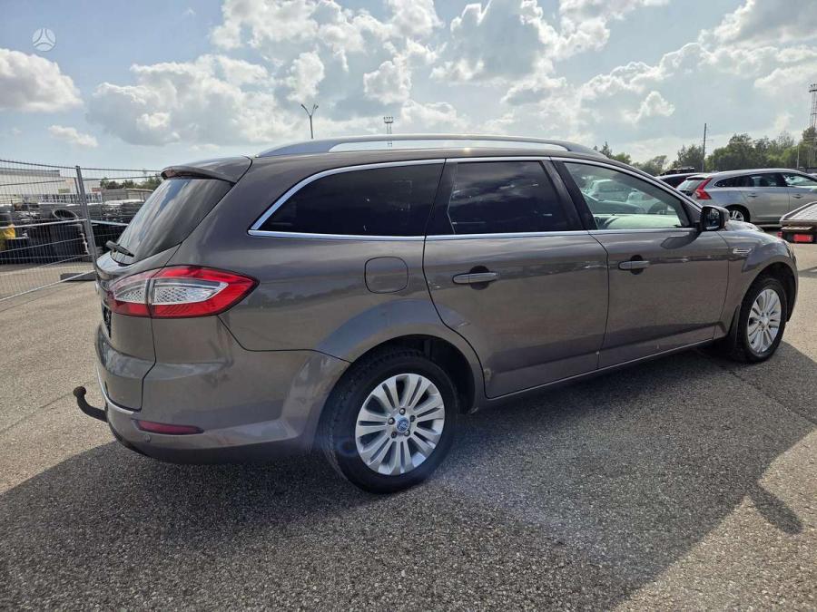 Grey Ford Mondeo 2011 in Marijampole, with an engine capacity of 1.60 L and mileage of 221 thousand km for 2850 €, photo 4 on AUTOMOTO.COM.LV