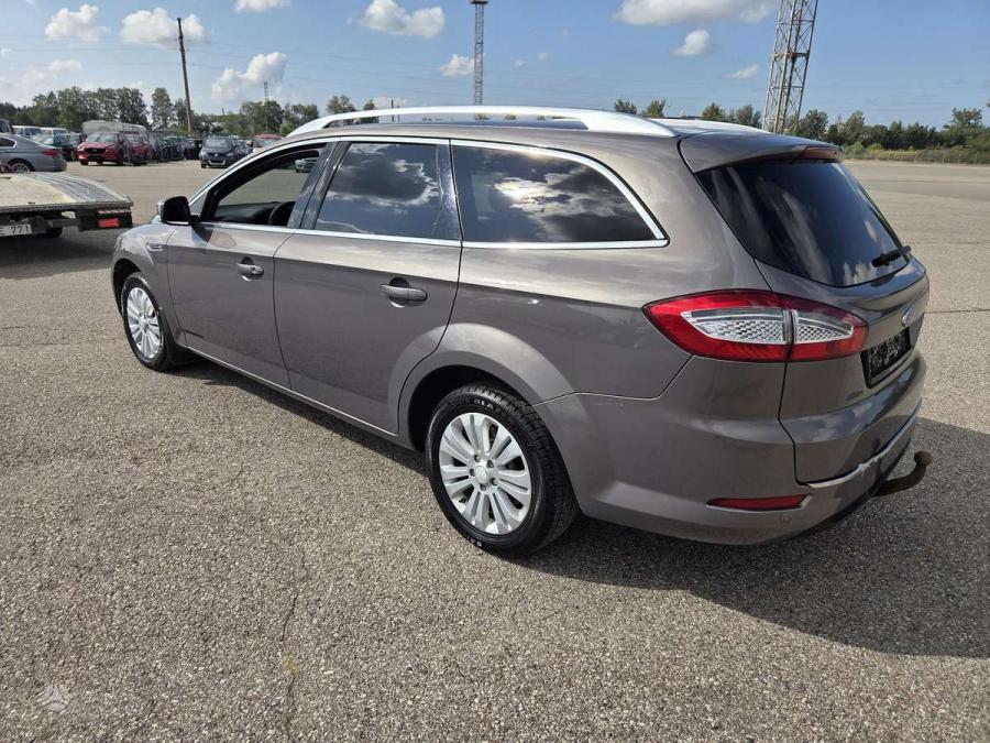 Grey Ford Mondeo 2011 in Marijampole, with an engine capacity of 1.60 L and mileage of 221 thousand km for 2850 €, photo 6 on AUTOMOTO.COM.LV