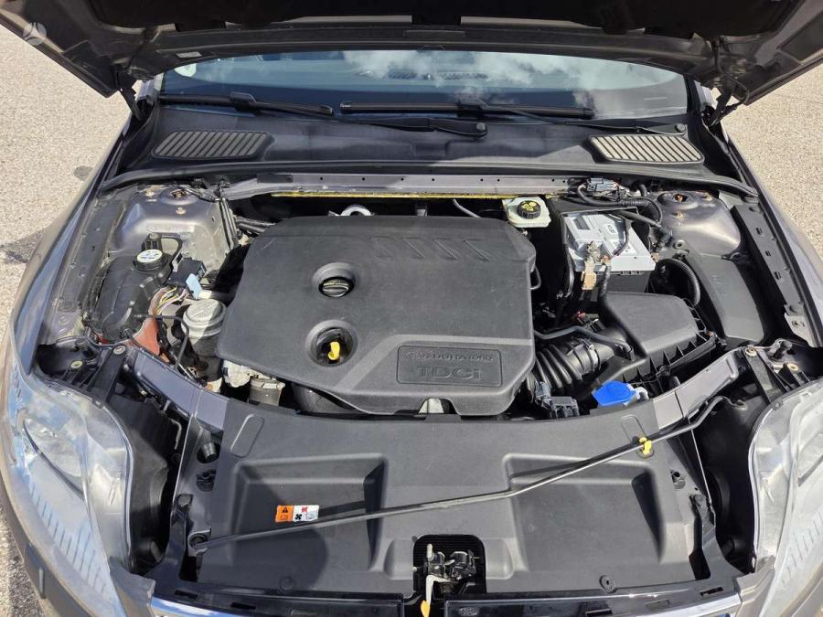 Grey Ford Mondeo 2011 in Marijampole, with an engine capacity of 1.60 L and mileage of 221 thousand km for 2850 €, photo 10 on AUTOMOTO.COM.LV