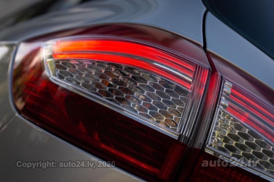 Pelēks Ford Mondeo 2011 Pērnava, ar dzinēja tilpumu 2.00 L un nobraukumu 217 tūkst. km par 3990 €, foto 10 vietnē AUTOMOTO.COM.LV