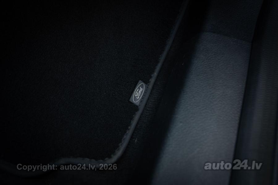 Pelēks Ford Mondeo 2011 Pērnava, ar dzinēja tilpumu 2.00 L un nobraukumu 217 tūkst. km par 3990 €, foto 14 vietnē AUTOMOTO.COM.LV