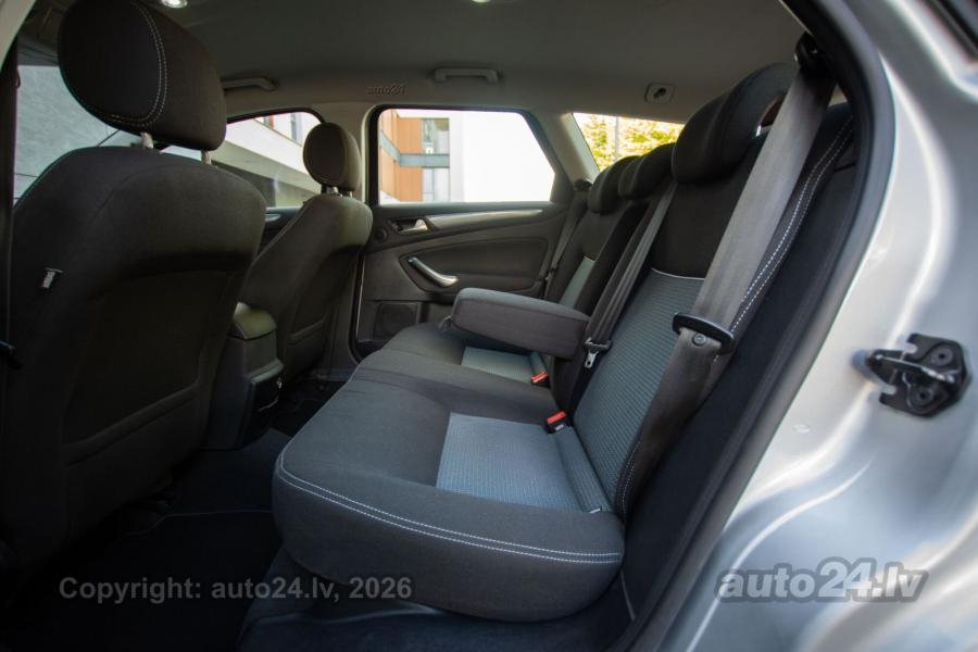 Pelēks Ford Mondeo 2011 Pērnava, ar dzinēja tilpumu 2.00 L un nobraukumu 217 tūkst. km par 3990 €, foto 15 vietnē AUTOMOTO.COM.LV