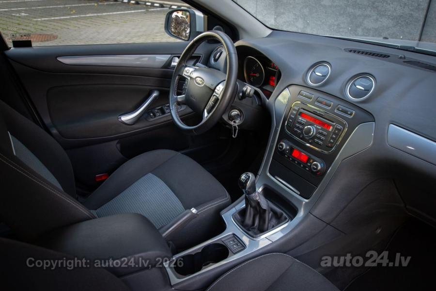 Pelēks Ford Mondeo 2011 Pērnava, ar dzinēja tilpumu 2.00 L un nobraukumu 217 tūkst. km par 3990 €, foto 16 vietnē AUTOMOTO.COM.LV