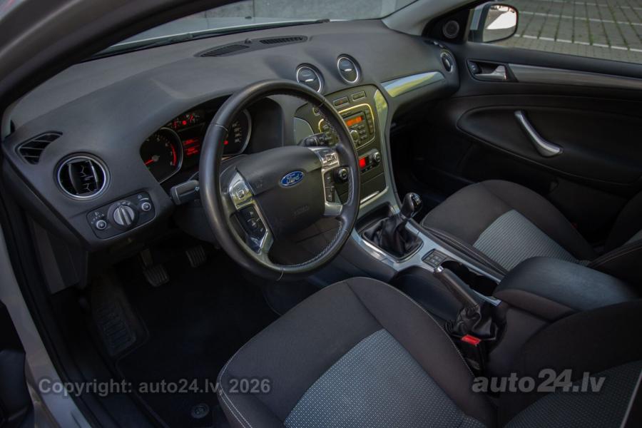 Pelēks Ford Mondeo 2011 Pērnava, ar dzinēja tilpumu 2.00 L un nobraukumu 217 tūkst. km par 3990 €, foto 17 vietnē AUTOMOTO.COM.LV