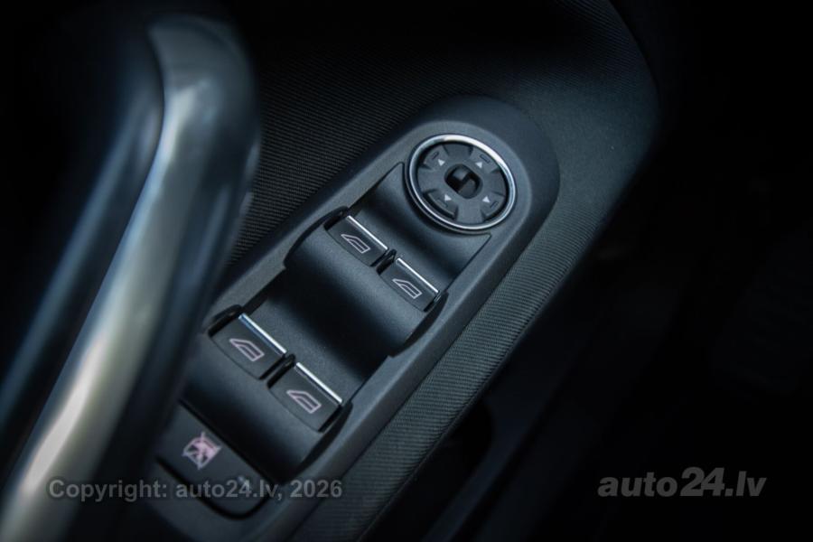 Pelēks Ford Mondeo 2011 Pērnava, ar dzinēja tilpumu 2.00 L un nobraukumu 217 tūkst. km par 3990 €, foto 20 vietnē AUTOMOTO.COM.LV
