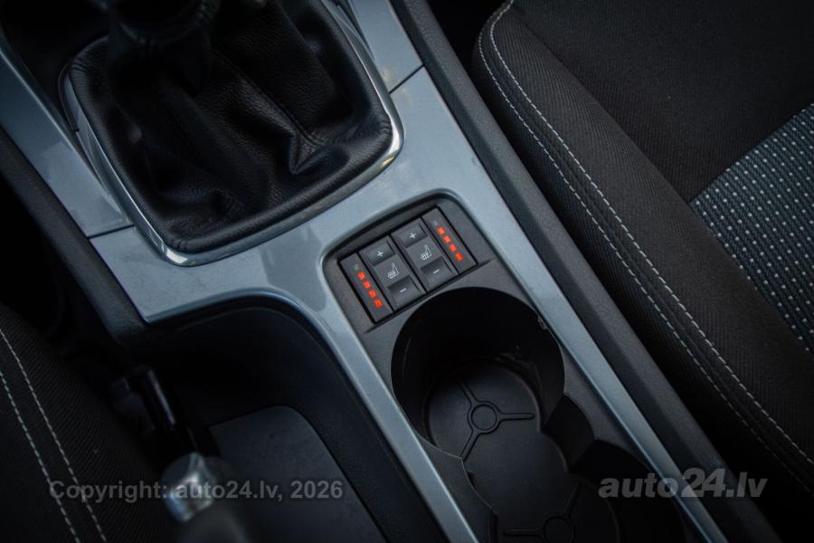 Pelēks Ford Mondeo 2011 Pērnava, ar dzinēja tilpumu 2.00 L un nobraukumu 217 tūkst. km par 3990 €, foto 21 vietnē AUTOMOTO.COM.LV