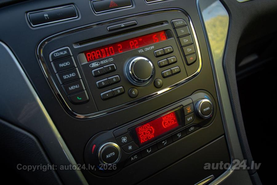 Pelēks Ford Mondeo 2011 Pērnava, ar dzinēja tilpumu 2.00 L un nobraukumu 217 tūkst. km par 3990 €, foto 22 vietnē AUTOMOTO.COM.LV
