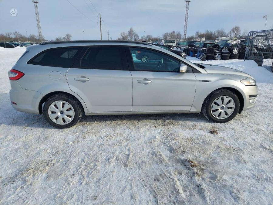 Grey Ford Mondeo 2012 in Marijampole, with an engine capacity of 1.60 L and mileage of 231 thousand km for 3300 €, photo 3 on AUTOMOTO.COM.LV
