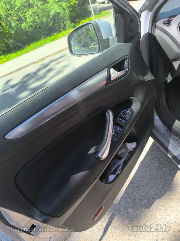 Grey Ford Mondeo 2012 in Tallinn, with an engine capacity of 2.00 L and mileage of 410 thousand km for 3500 €, photo 10 on AUTOMOTO.COM.LV