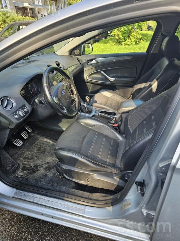 Pelēks Ford Mondeo 2012 Rīga, ar dzinēja tilpumu 1.60 L un nobraukumu 399 tūkst. km par 2200 €, foto 5 vietnē AUTOMOTO.COM.LV
