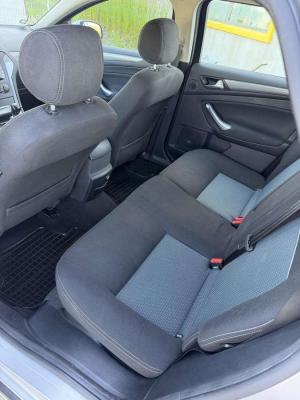 Grey Ford Mondeo 2012 in Klaipeda, with an engine capacity of 2.00 L and mileage of 295 thousand km for 2850 €, photo 11 on AUTOMOTO.COM.LV