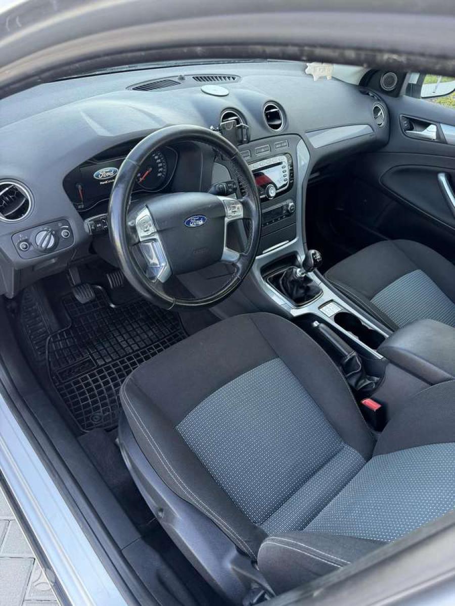 Grey Ford Mondeo 2012 in Klaipeda, with an engine capacity of 2.00 L and mileage of 295 thousand km for 2850 €, photo 13 on AUTOMOTO.COM.LV