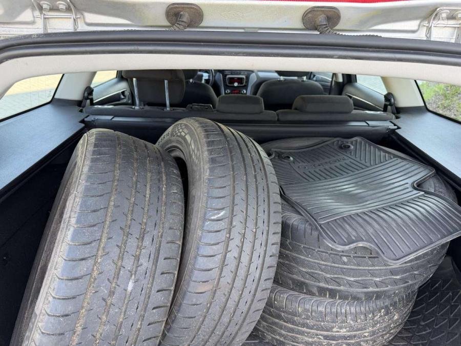 Grey Ford Mondeo 2012 in Klaipeda, with an engine capacity of 2.00 L and mileage of 295 thousand km for 2850 €, photo 18 on AUTOMOTO.COM.LV