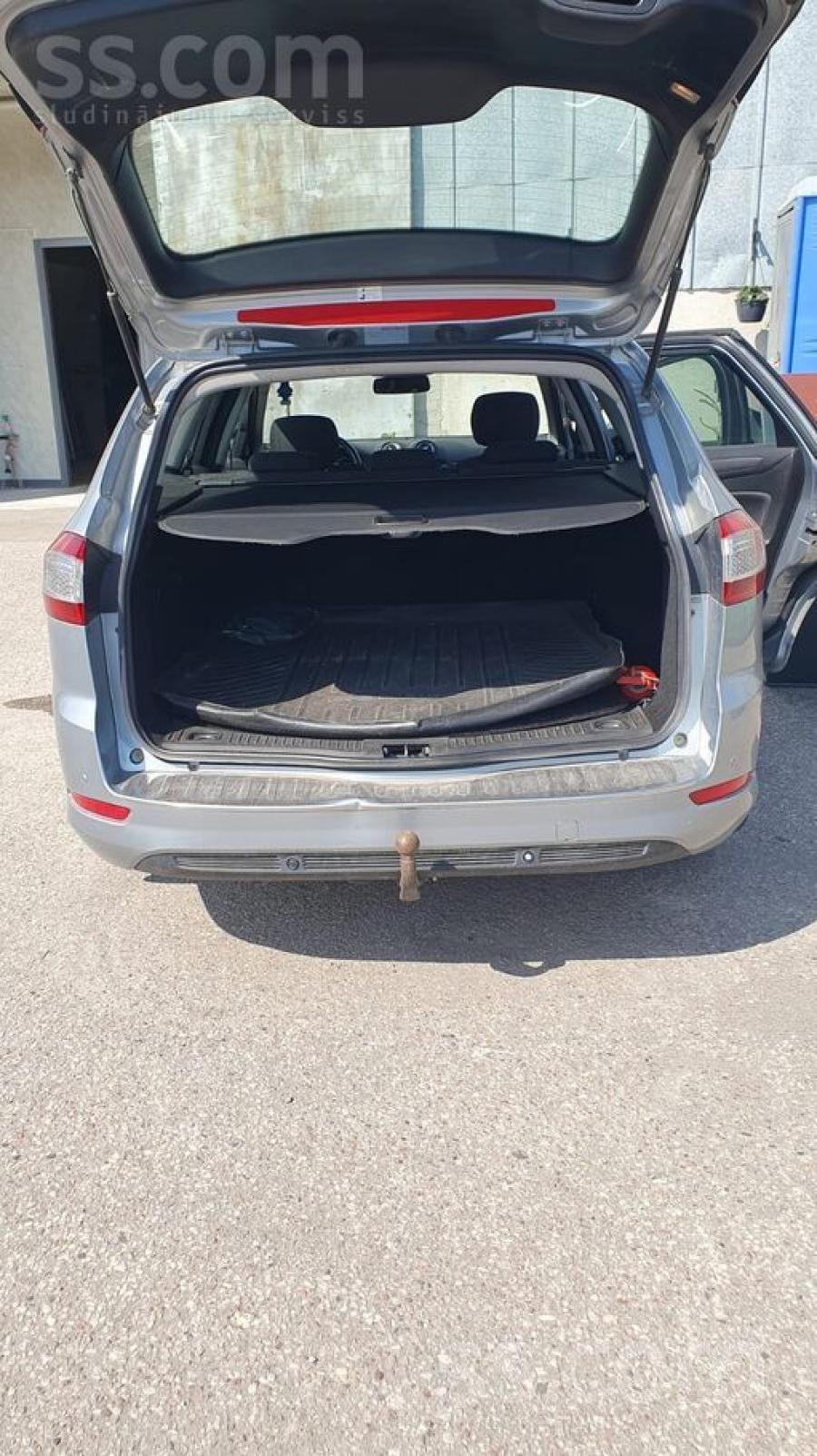 Grey Ford Mondeo 2012 in Riga, with an engine capacity of 2.00 L and mileage of 312 thousand km for 1200 €, photo 8 on AUTOMOTO.COM.LV
