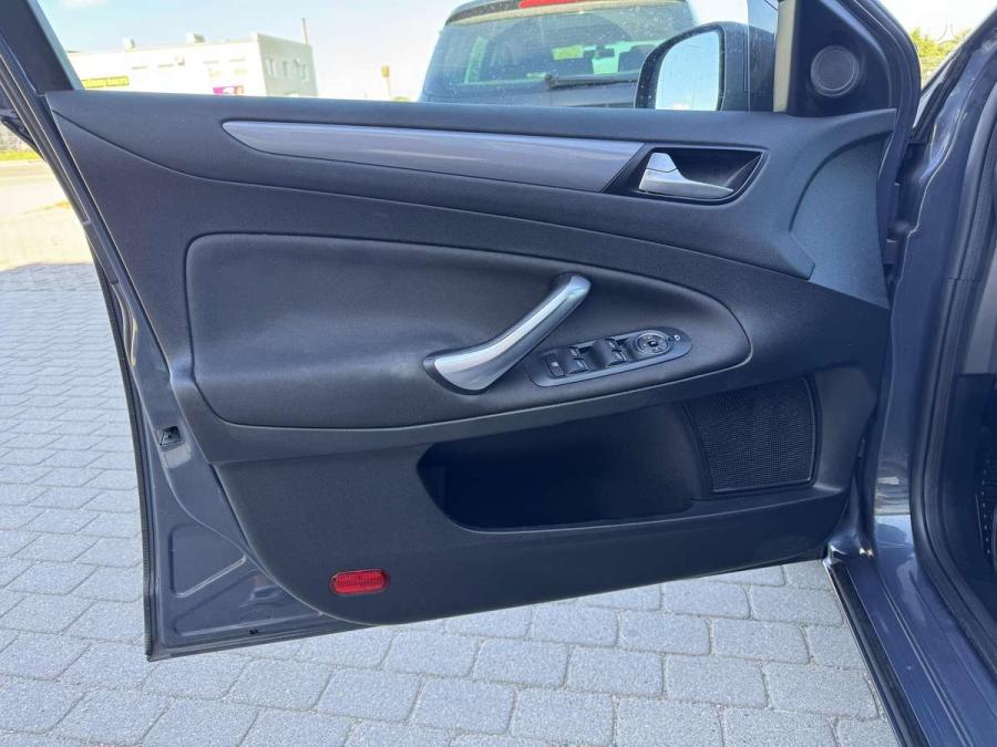 Pelēks Ford Mondeo 2012 Kretinga, ar dzinēja tilpumu 1.56 L un nobraukumu 227 tūkst. km par 3495 €, foto 17 vietnē AUTOMOTO.COM.LV