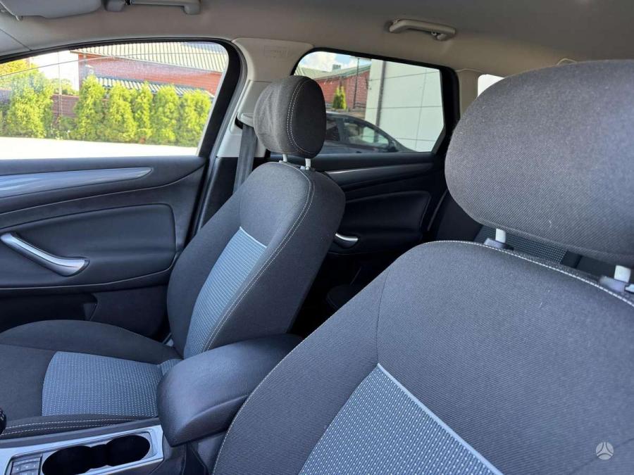 Pelēks Ford Mondeo 2012 Kretinga, ar dzinēja tilpumu 1.56 L un nobraukumu 227 tūkst. km par 3495 €, foto 19 vietnē AUTOMOTO.COM.LV