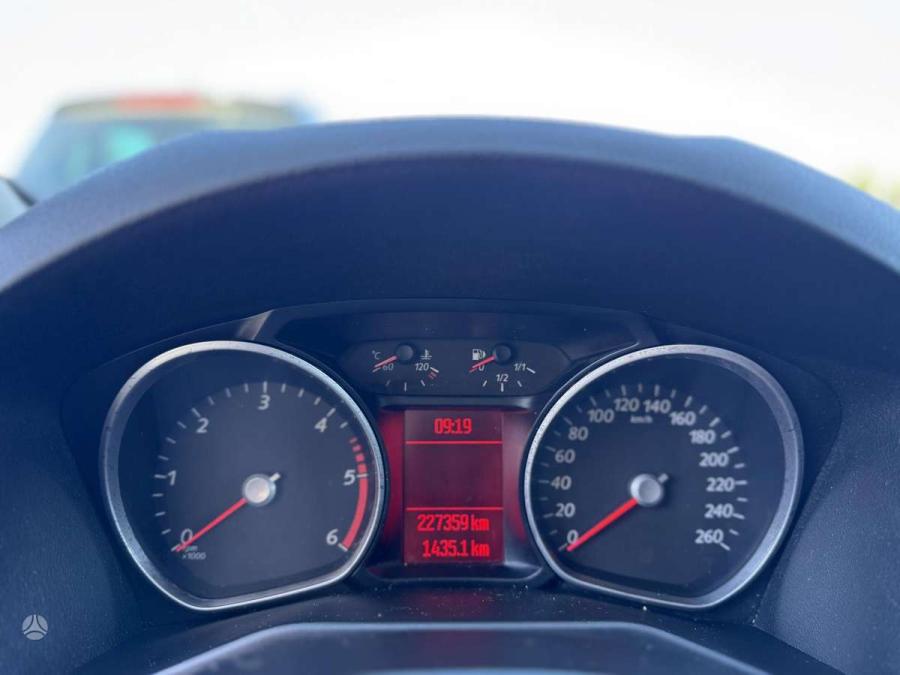 Pelēks Ford Mondeo 2012 Kretinga, ar dzinēja tilpumu 1.56 L un nobraukumu 227 tūkst. km par 3495 €, foto 22 vietnē AUTOMOTO.COM.LV