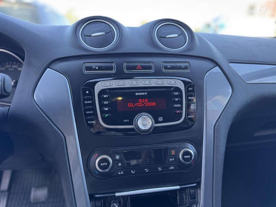 Pelēks Ford Mondeo 2012 Kretinga, ar dzinēja tilpumu 1.56 L un nobraukumu 227 tūkst. km par 3495 €, foto 23 vietnē AUTOMOTO.COM.LV
