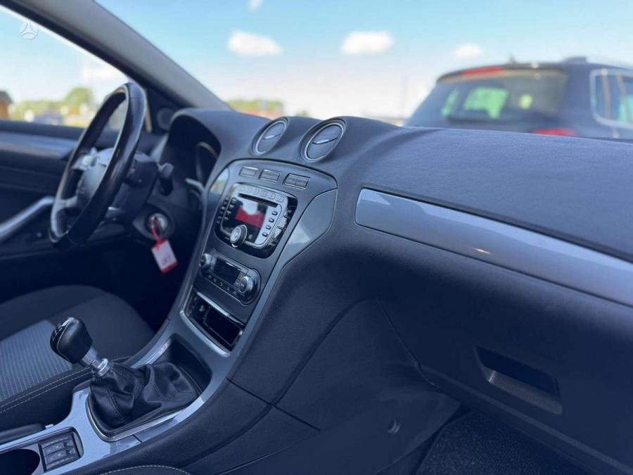 Pelēks Ford Mondeo 2012 Kretinga, ar dzinēja tilpumu 1.56 L un nobraukumu 227 tūkst. km par 3495 €, foto 25 vietnē AUTOMOTO.COM.LV