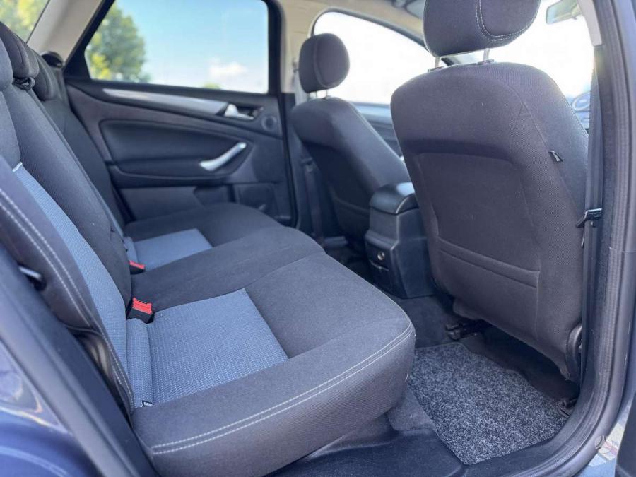 Pelēks Ford Mondeo 2012 Kretinga, ar dzinēja tilpumu 1.56 L un nobraukumu 227 tūkst. km par 3495 €, foto 32 vietnē AUTOMOTO.COM.LV