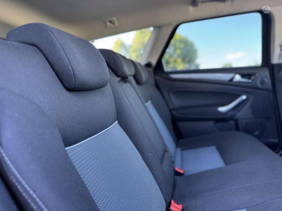 Pelēks Ford Mondeo 2012 Kretinga, ar dzinēja tilpumu 1.56 L un nobraukumu 227 tūkst. km par 3495 €, foto 33 vietnē AUTOMOTO.COM.LV