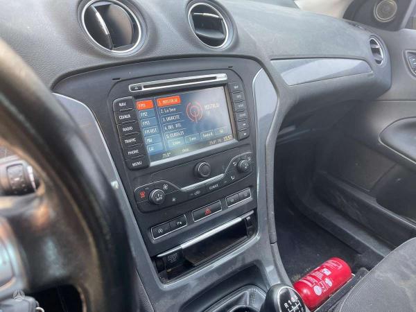 Grey Ford Mondeo 2013 in Ukmerge, with an engine capacity of 1.56 L and mileage of 270 thousand km for 2950 €, photo 4 on AUTOMOTO.COM.LV