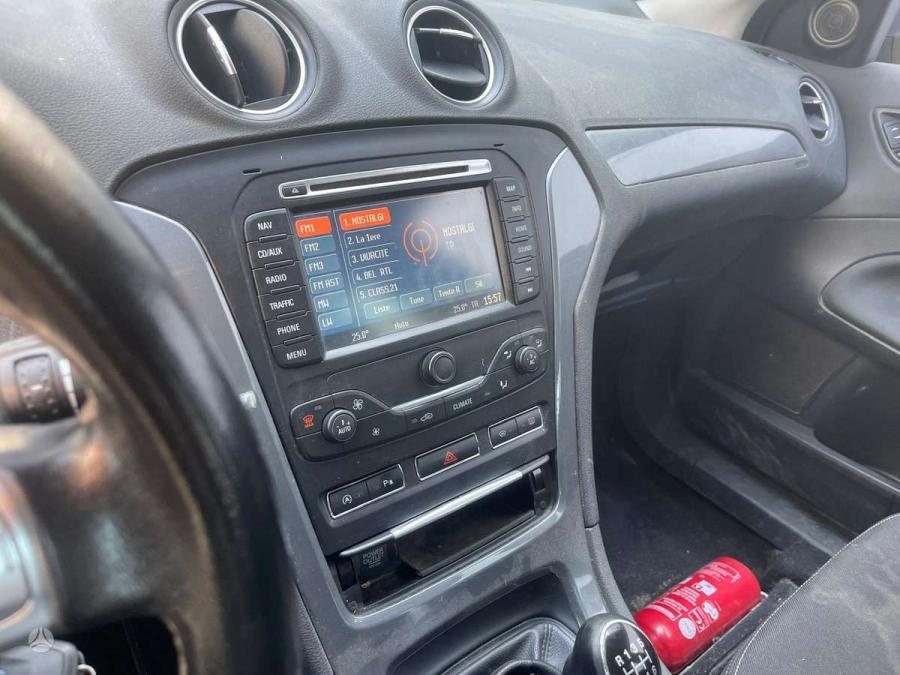 Grey Ford Mondeo 2013 in Ukmerge, with an engine capacity of 1.56 L and mileage of 270 thousand km for 2950 €, photo 5 on AUTOMOTO.COM.LV