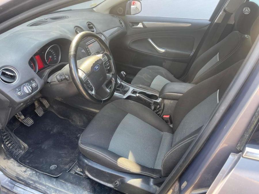 Grey Ford Mondeo 2013 in Ukmerge, with an engine capacity of 1.56 L and mileage of 270 thousand km for 2950 €, photo 6 on AUTOMOTO.COM.LV