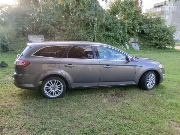Ford Mondeo 2013 Naujoji AkmenÄ vietnÄ PelÄks Ford Mondeo 2013 Naujoji AkmenÄ, ar dzinÄja tilpumu 2.00 L un nobraukumu 295 tÅ«kst. km par 2000 ā¬, foto 1 vietnÄ AUTOMOTO.COM.LV