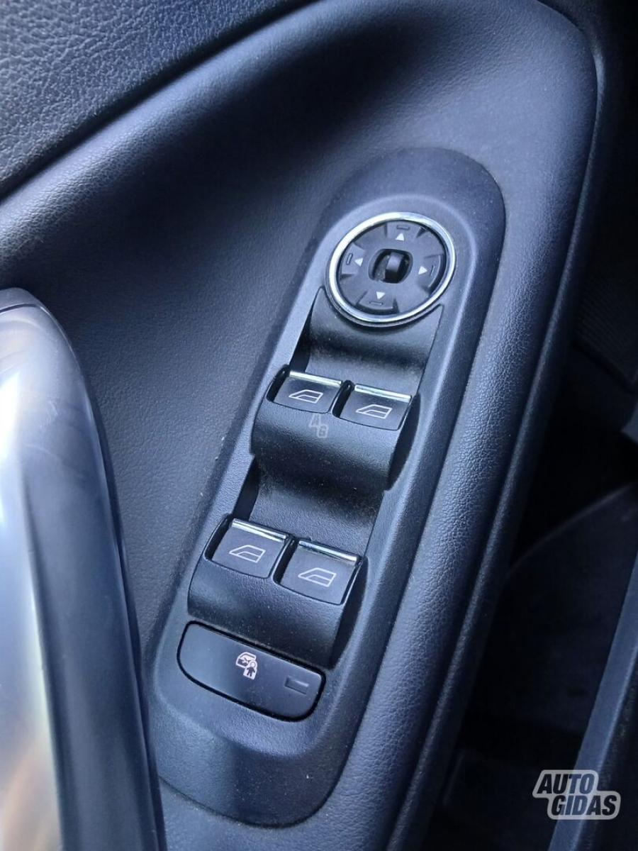 Grey Ford Mondeo 2013 in Naujoji Akmene, with an engine capacity of 2.00 L and mileage of 295 thousand km for 2000 €, photo 15 on AUTOMOTO.COM.LV