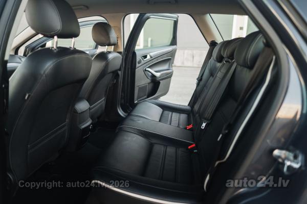 Pelēks Ford Mondeo 2013 Tallina, ar dzinēja tilpumu 2.00 L un nobraukumu 264 tūkst. km par 3999 €, foto 7 vietnē AUTOMOTO.COM.LV