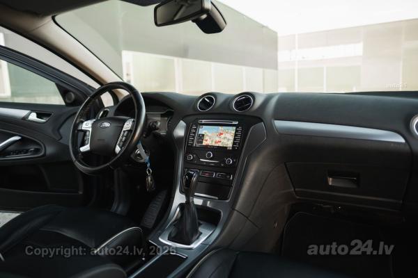Pelēks Ford Mondeo 2013 Tallina, ar dzinēja tilpumu 2.00 L un nobraukumu 264 tūkst. km par 3999 €, foto 11 vietnē AUTOMOTO.COM.LV