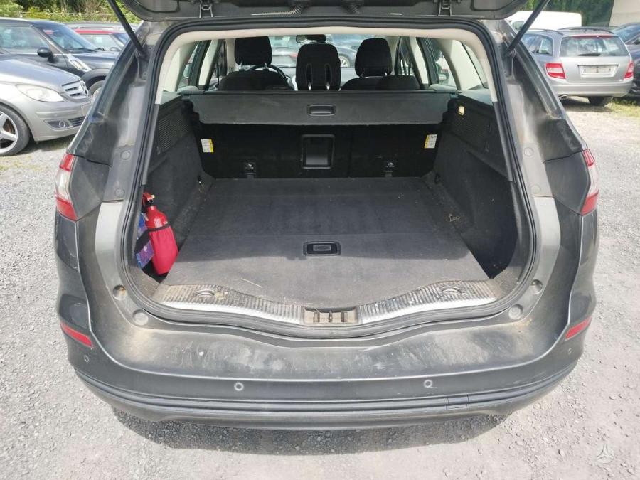 Grey Ford Mondeo 2014 in Siauliai, with an engine capacity of 1.56 L and mileage of 220 thousand km for 4950 €, photo 9 on AUTOMOTO.COM.LV