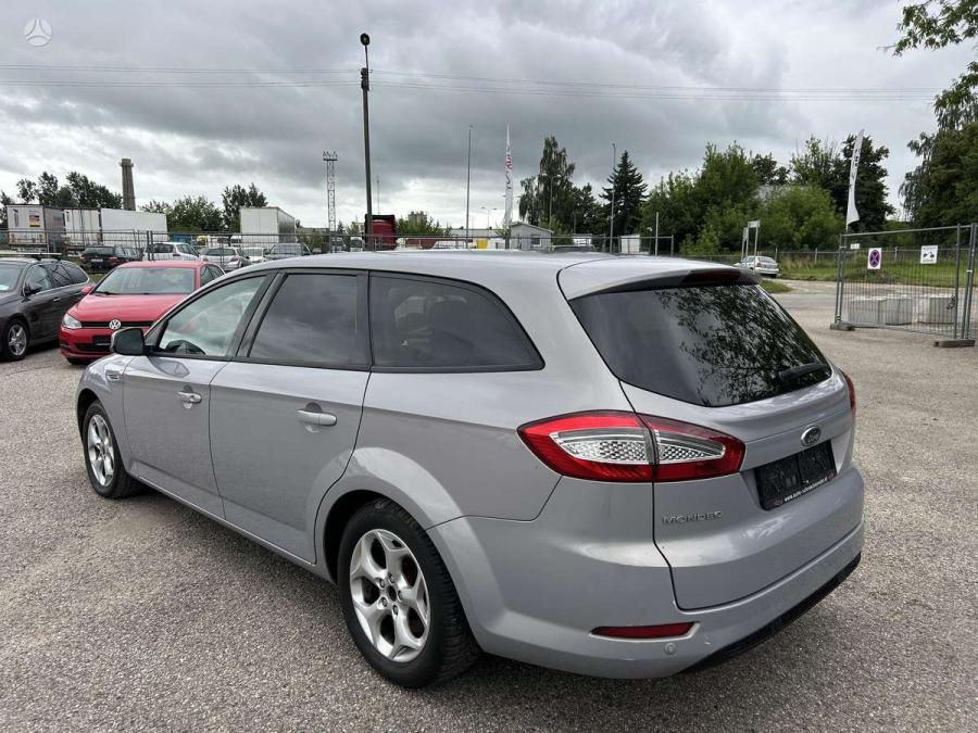 Pelēks Ford Mondeo 2014 Marijampole, ar dzinēja tilpumu 1.56 L un nobraukumu 263 tūkst. km par 3450 €, foto 9 vietnē AUTOMOTO.COM.LV