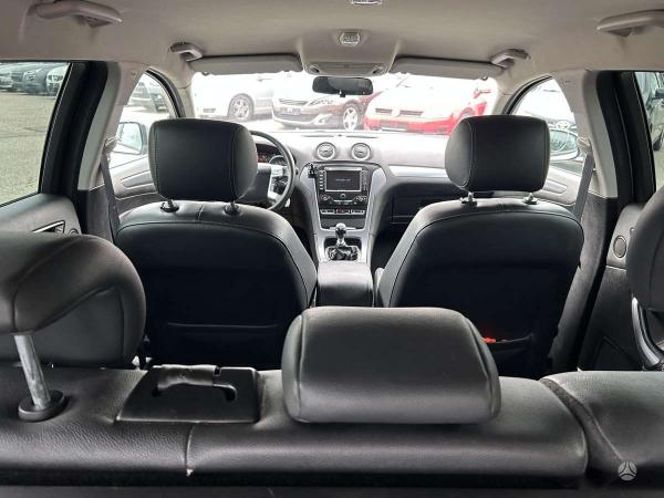 Pelēks Ford Mondeo 2014 Marijampole, ar dzinēja tilpumu 1.56 L un nobraukumu 263 tūkst. km par 3450 €, foto 10 vietnē AUTOMOTO.COM.LV