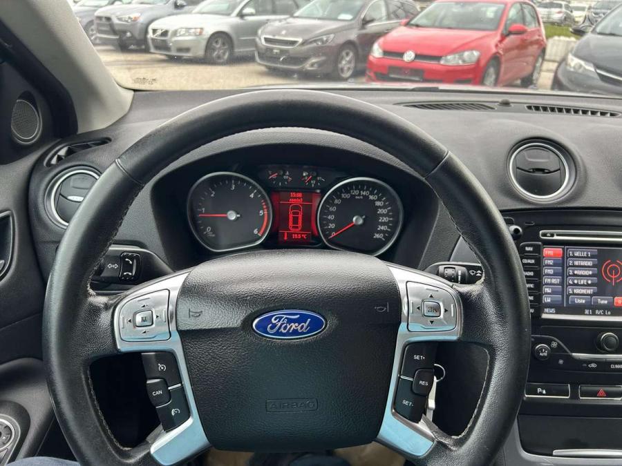 Pelēks Ford Mondeo 2014 Marijampole, ar dzinēja tilpumu 1.56 L un nobraukumu 263 tūkst. km par 3450 €, foto 13 vietnē AUTOMOTO.COM.LV