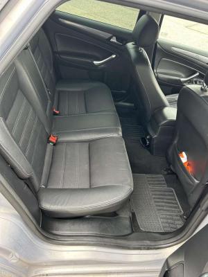 Pelēks Ford Mondeo 2014 Marijampole, ar dzinēja tilpumu 1.56 L un nobraukumu 263 tūkst. km par 3450 €, foto 15 vietnē AUTOMOTO.COM.LV