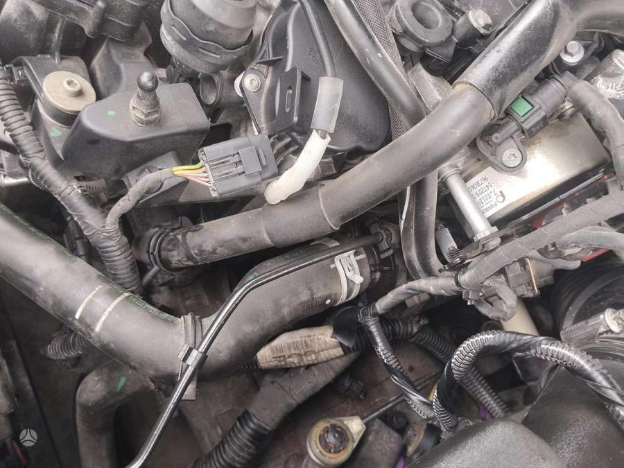 Pelēks Ford Mondeo 2014 Viļņa, ar dzinēja tilpumu 2.00 L un nobraukumu 155 tūkst. km par 4500 €, foto 35 vietnē AUTOMOTO.COM.LV