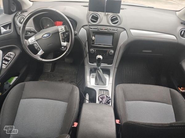Pelēks Ford Mondeo 2014 Panevēža, ar dzinēja tilpumu 2.00 L un nobraukumu 187 tūkst. km par 2200 €, foto 5 vietnē AUTOMOTO.COM.LV
