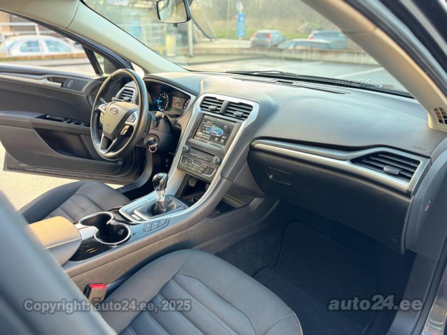 Pelēks Ford Mondeo 2015 Tallina, ar dzinēja tilpumu 1.60 L un nobraukumu 220 tūkst. km par 5999 €, foto 10 vietnē AUTOMOTO.COM.LV