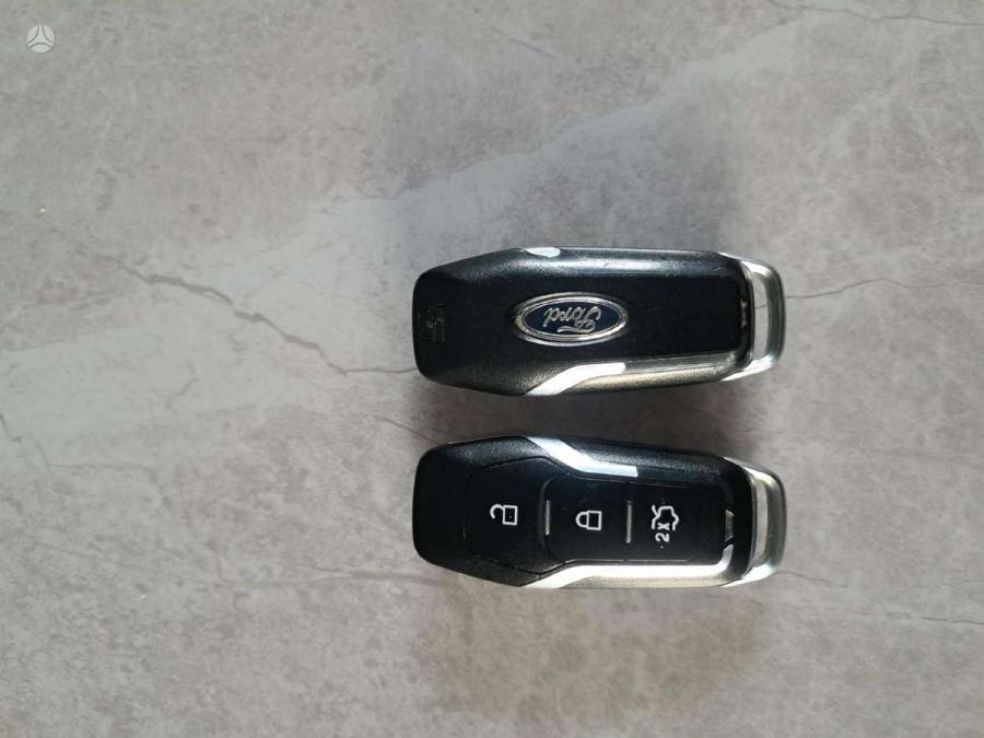 Grey Ford Mondeo 2015 in Kaunas, with an engine capacity of 2.00 L and mileage of 257 thousand km for 6800 €, photo 4 on AUTOMOTO.COM.LV