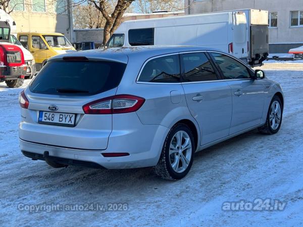Pelēks Ford Mondeo 2015 Narva, ar dzinēja tilpumu 2.00 L un nobraukumu 329 tūkst. km par 2999 €, foto 5 vietnē AUTOMOTO.COM.LV