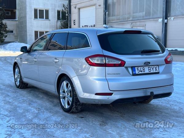 Pelēks Ford Mondeo 2015 Narva, ar dzinēja tilpumu 2.00 L un nobraukumu 329 tūkst. km par 2999 €, foto 7 vietnē AUTOMOTO.COM.LV
